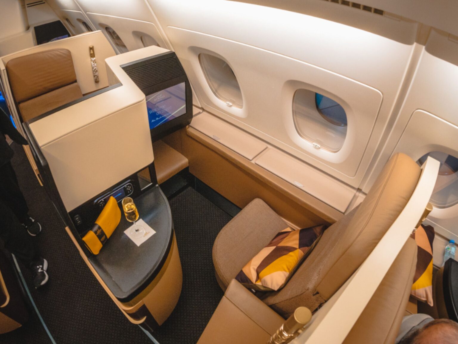 Travel In Style With Etihad Airways - Glossnglitters